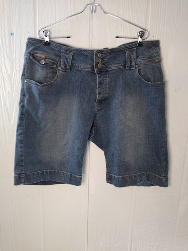 Bubblegum USA Bermuda Shorts Womens 22 Plus Medium Wash Denim Button ...