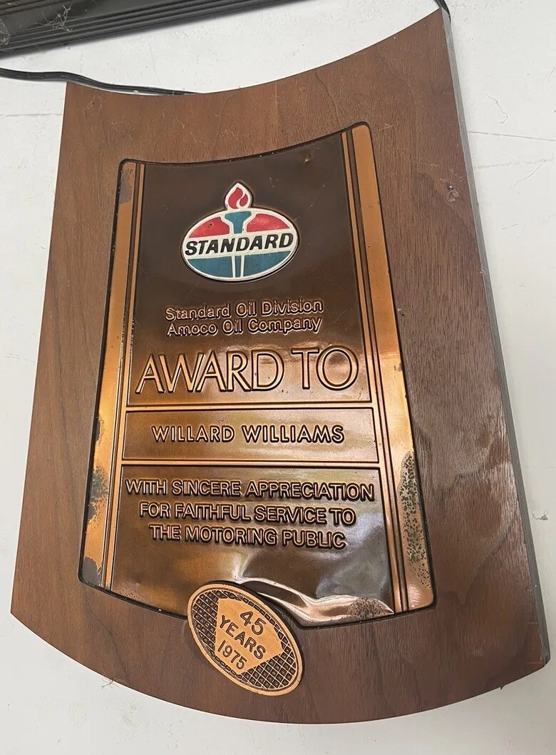 1975 WILLARD WILLIAMS COMPANY STANDARD OIL - COPPER SERVICE AWARD ...