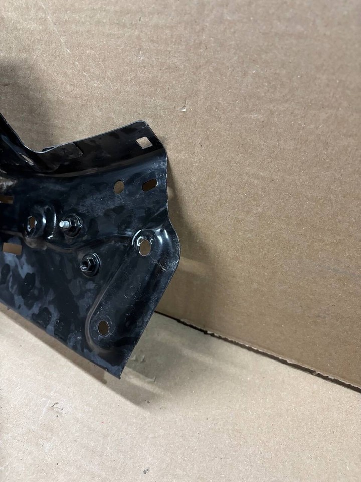 2019-2022 Chevy Silverado Front Passenger Side Wheelhouse Panel Bracket ...