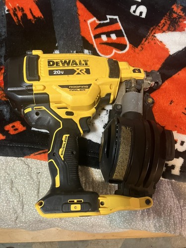 DeWALT DCN45RNB 20V MAX 15 Degree Cordless Coil Roofing Nailer ...