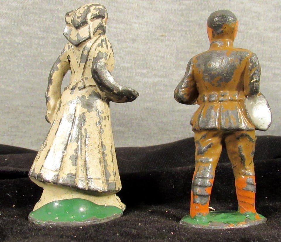 ANTIQUE LOT 30 BARCLAY MANOIL TOY SOLDIERS WWI - LOT INCLUDES METAL ...