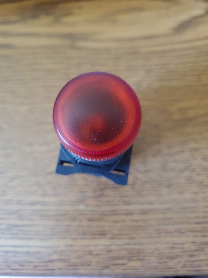 Allen Bradley Red illuminated pilot light with 800F-N3R series A ...