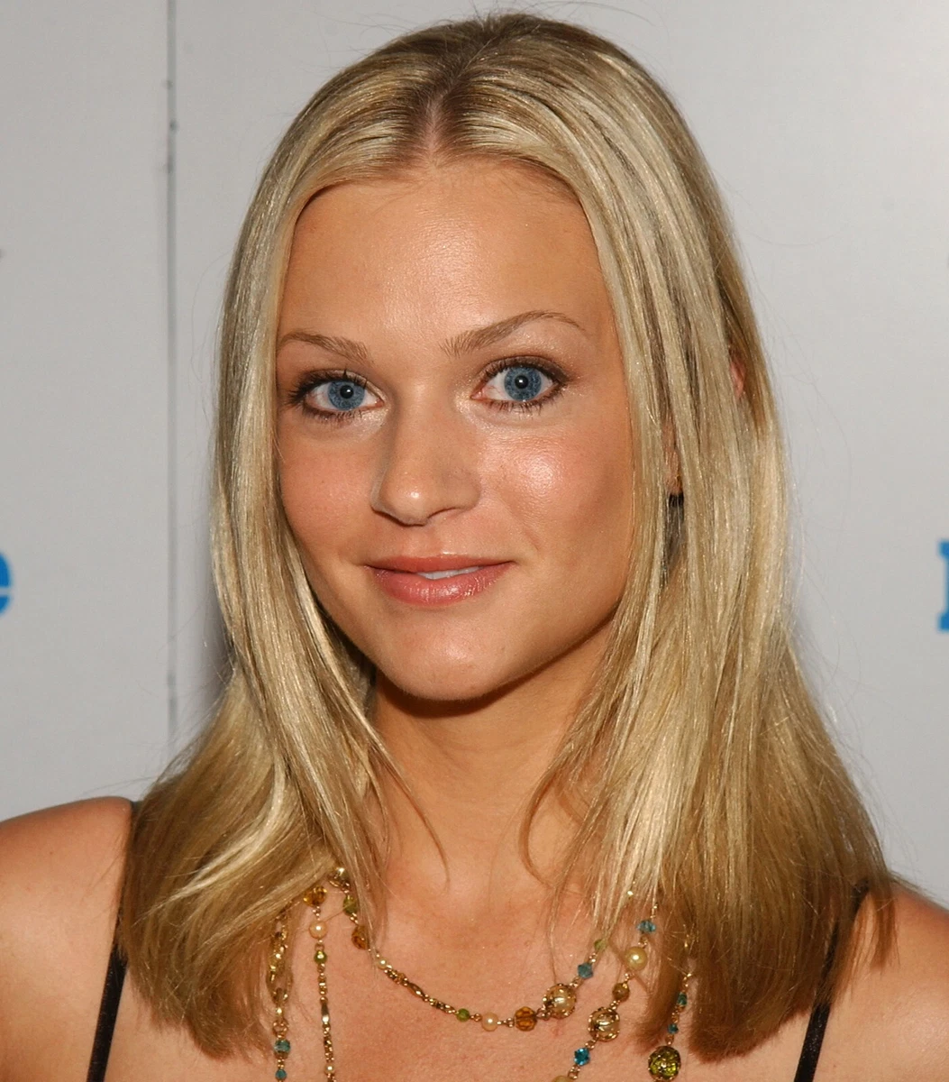 Aj Cook Brown Hair