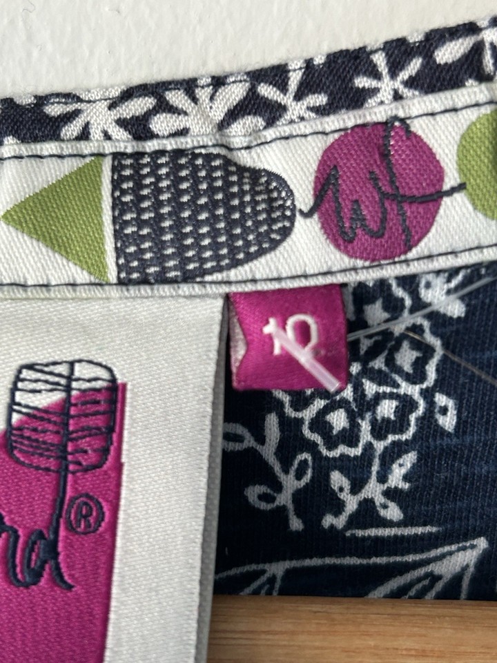 Weird Fish Navy Blue & White V Neck Floral Print Long Sleeve Tunic Size ...