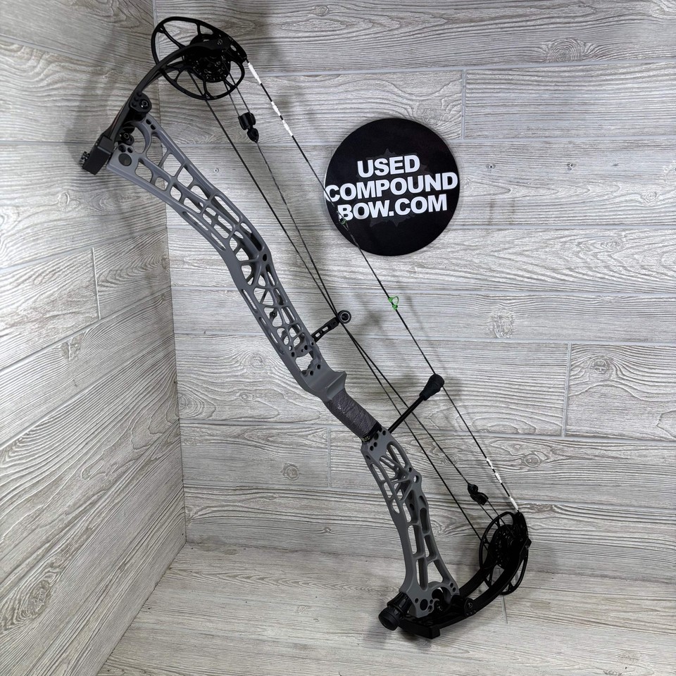 Used Darton Sequel 35 ST2 Right Handed 60-70# Grey with SystmX strings ...