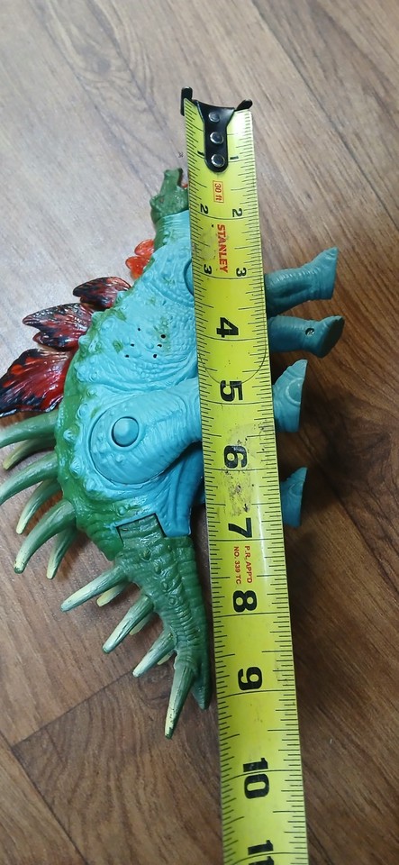 ROARING WALKING LIGHTS UP SPIKES GREEN STEGOSAURUS DINOSAUR TOY ACTION ...