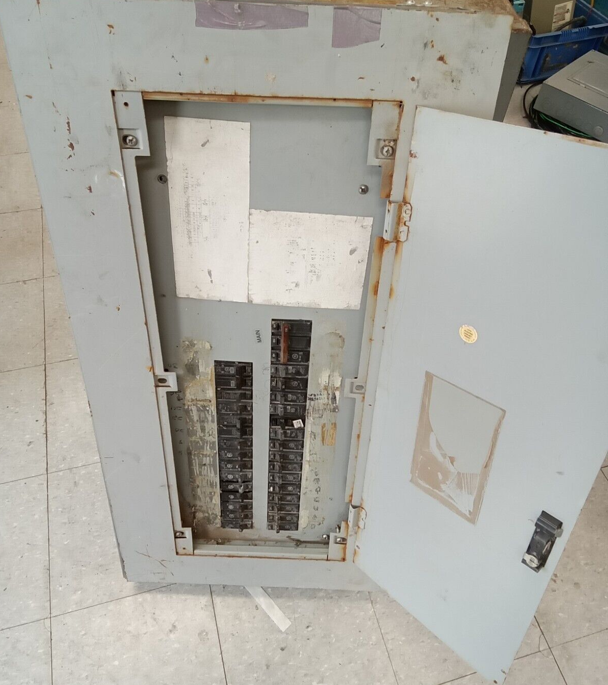 GE 100A MAIN BREAKER PANELBOARD 30 CIRCUIT 208Y/120 3 PH AQU3302RCXA ...