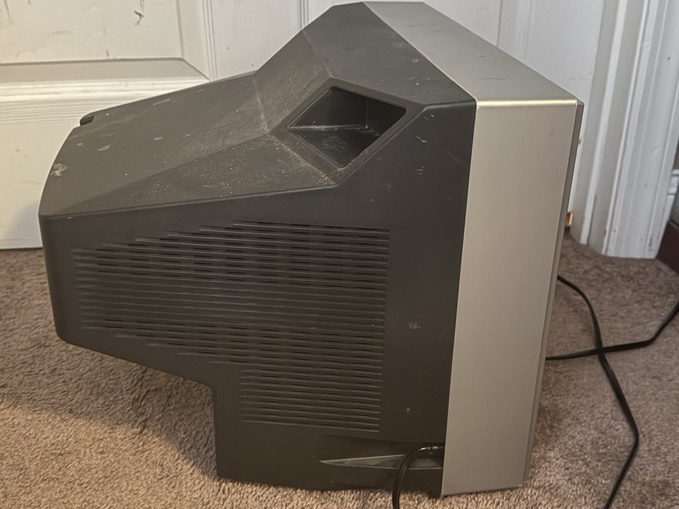 2001 Toshiba TV 13" CRT Retro Gaming TV Color Tested Works | eBay