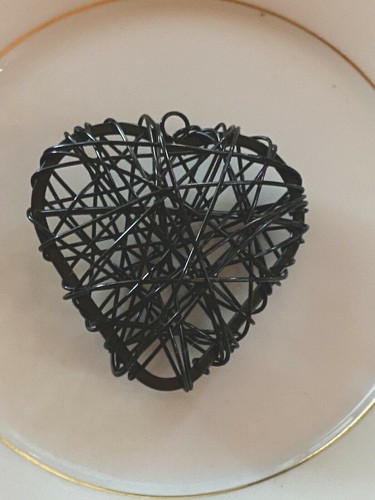 VINTAGE Entwined Artsy Black Wire Puff HEART PENDANT Necklace 2" | eBay