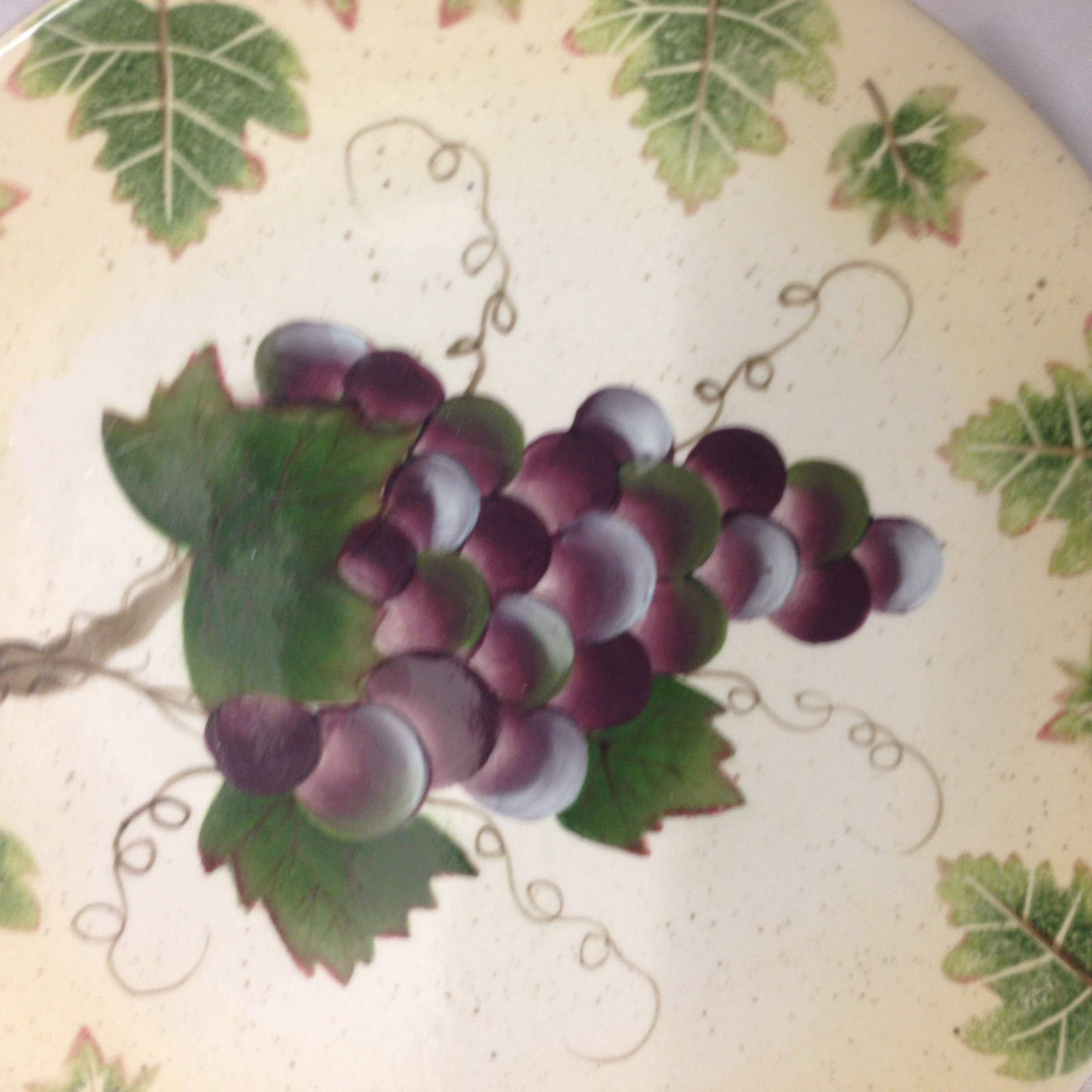 PACIFIC RIM PCM19 DINNER PLATE 10 1/4" PURPLE GRAPES BUNCH CLUSTER ...