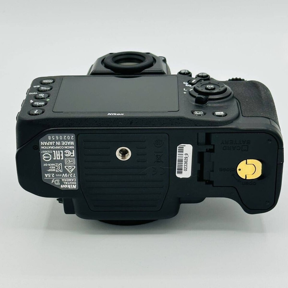 [MINT]Nikon Df Gold edition 16.2MP Digital SLR Camera Body (4547 shot ...