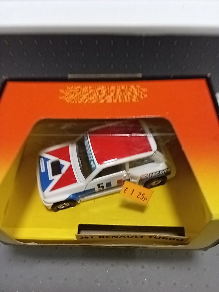 CORGI 1:36 RENAULT 5 TURBO RALLY CAR - OPENING DOORS - FACOM DUNLOP ELF ...