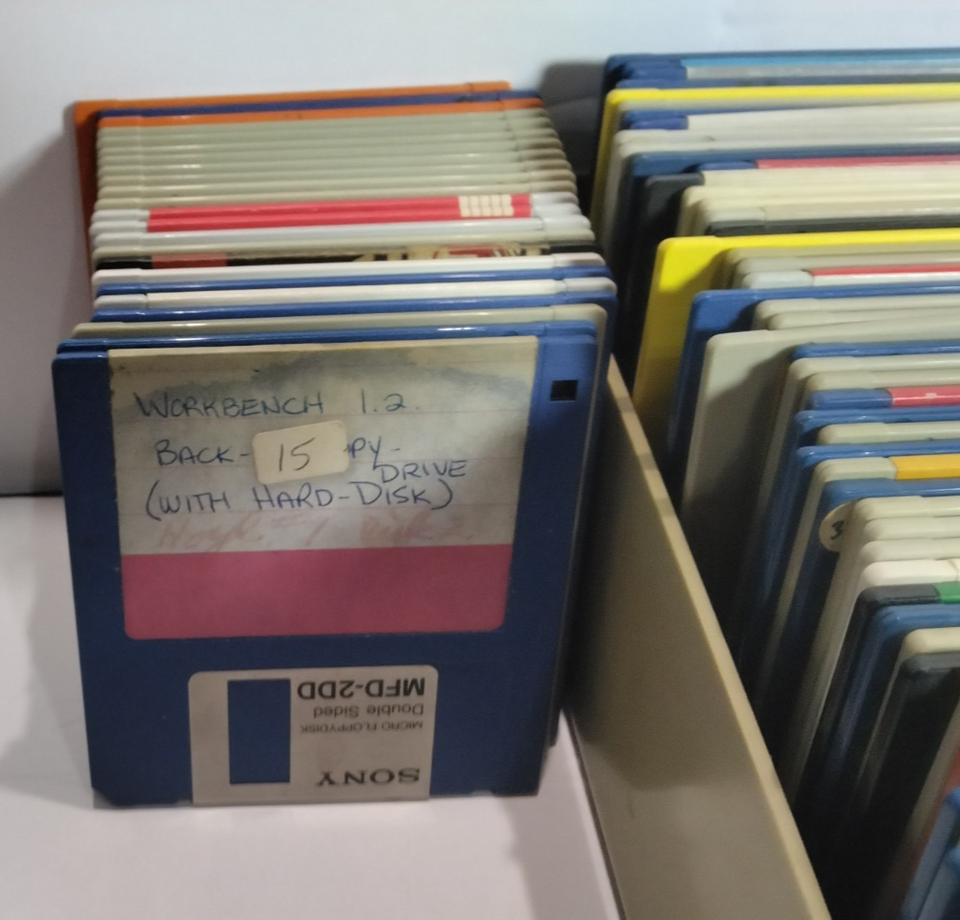 *Clearance* Lot of ~163 3.5 Floppy Disks Commodore Amiga 500 600 1200 ...