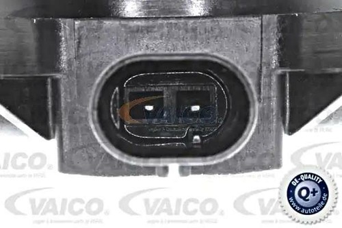 Camshaft Adjustment Central Magnet VAICO Fits MERCEDES A207 C204 ...