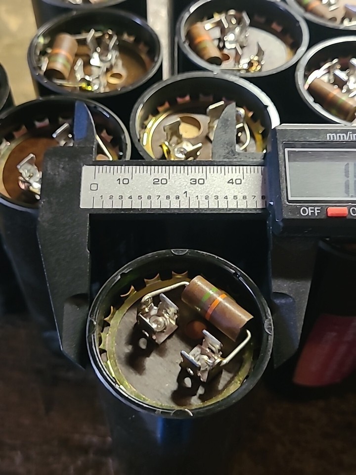 (14)USA MADE..72-88 uf/MFD 330 VAC Capacitors.50/60 Hz ..ALL NOS..SHELF ...