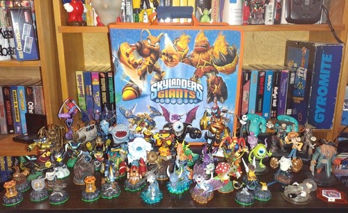 Huge Lot Of 51 Skylanders & Disney Infinity Game Figures W Carry Case ...