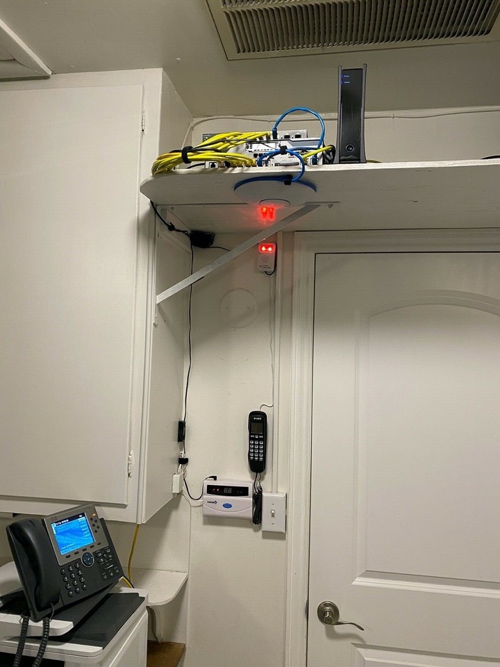 Brand New Cisco All in One Internet Access Router, POE Switch, and ...