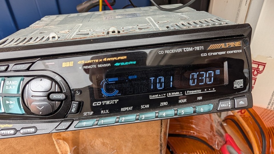 Alpine CDM-7871 Car CD Player In Dash OLD SCHOOL EQ Bluetooth Tilt ...