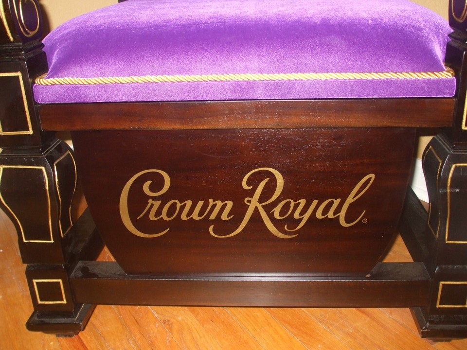 CROWN ROYAL THRONE KING CHAIR MAN CAVE DECOR CROWN DISPLAY NEW IN BOX ...