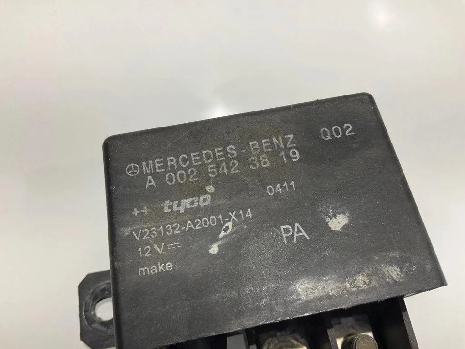 MERCEDES-BENZ E W211 Relais A0025423819 0025423819 3.00 Diesel 150kw ...