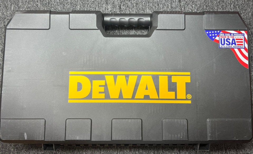 NEW DEWALT DCGG571B 20V MAX CORDLESS GREASE GUN IN PLASTIC CASE USA ...