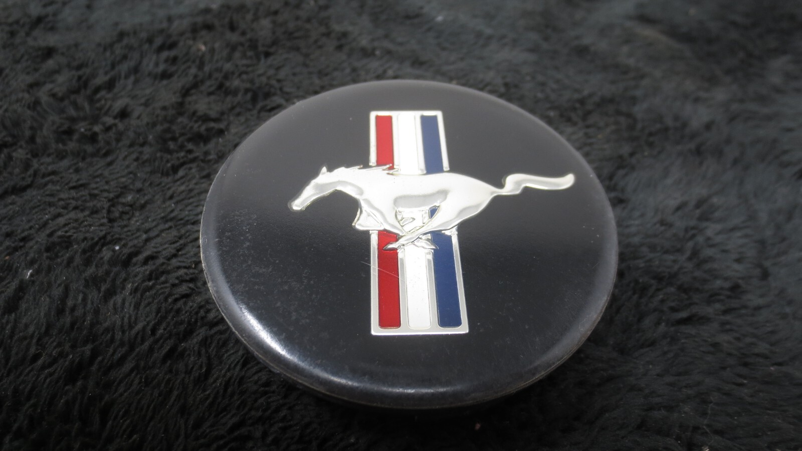 Ford Mustang TRIBAR Running Pony Emblem Wheel Center Cap Curved Edge | eBay