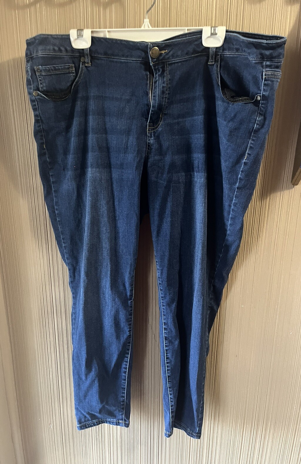 Women’s Plus Size Lane Bryant Mid Rise Super Stretchy Skinny Jeans Size ...