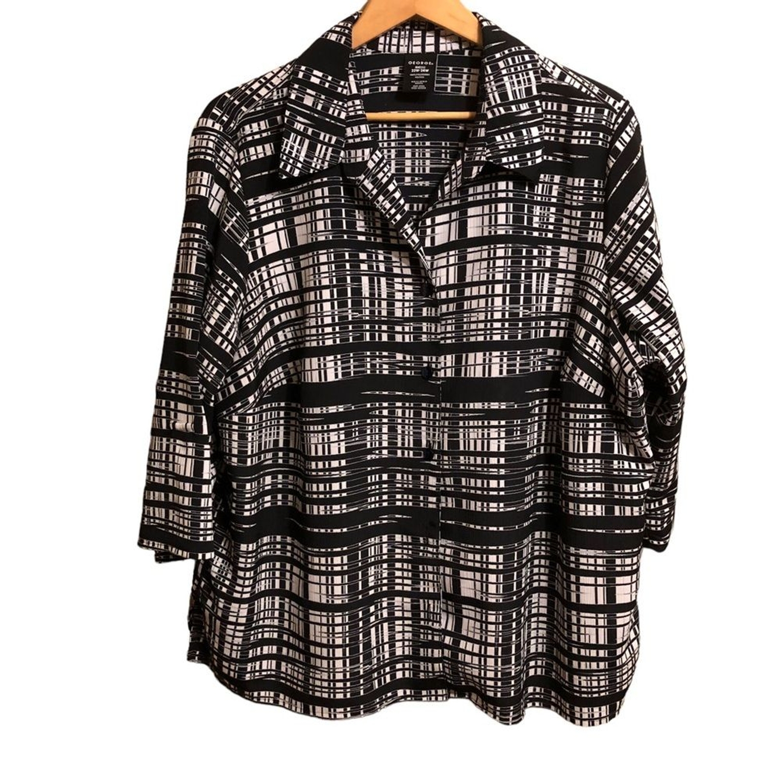 George Black and White Top Built In Shell Size 3X - Gem