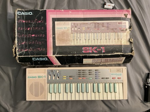 Casio Sk-1 Pink/Teal [ Rare] “UNICORN” 32 Sampling Keyboard +BOX - fair ...