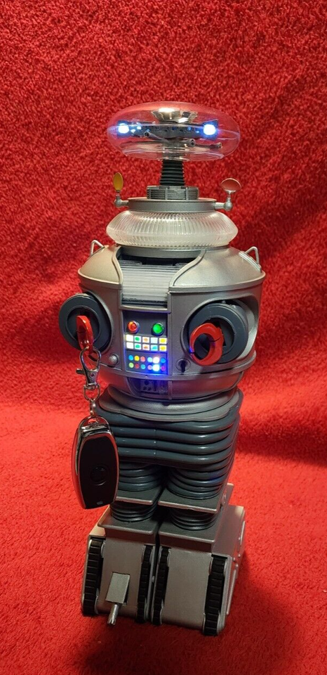 Lost in Space 1:6 Scale Robot B-9 Built Replica, RC, LIGHTED, SOUND ...