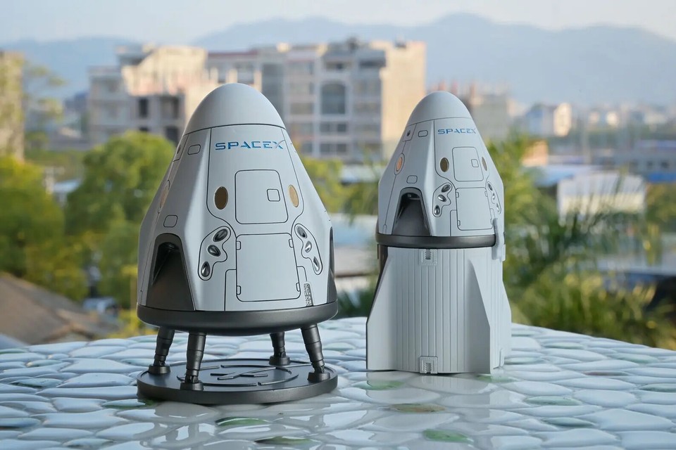 Crew Dragon 1/72 scale model SpaceX | eBay
