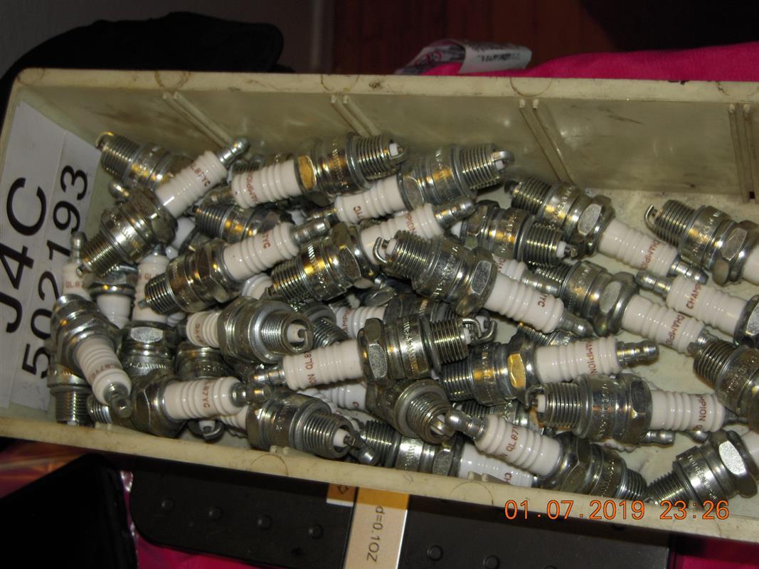 QL87YC Lot of 25 Marine Spark Plug, Champion | eBay