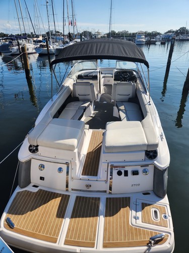 NO RESERVE! NADA $72K! 2016 Regal 2700 ES Power Boat Volvo Penta 380HP ...