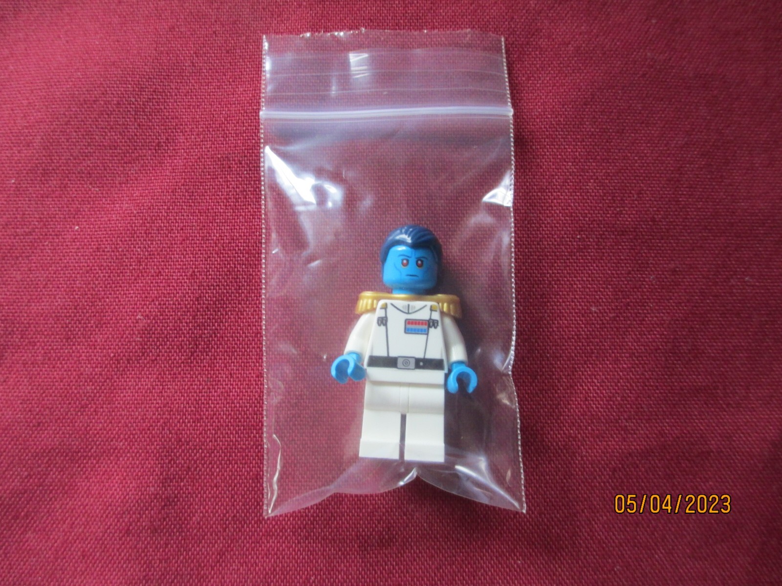 LEGO Star Wars Minifigures LOT May 4th Promo Admiral Thrawn From Set lego-star-wars-minifigures-lot-may-4th-promo-admiral-thrawn-from-set