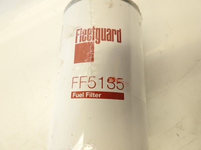 Fleetguard FF5135 Fuel Filter Donaldson P550588 for sale online | eBay