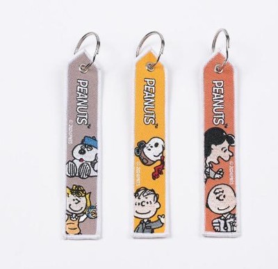 Starlux Airlines Snoopy PEANUTS Flight Tag 3-Piece Set (Gray, Yellow ...