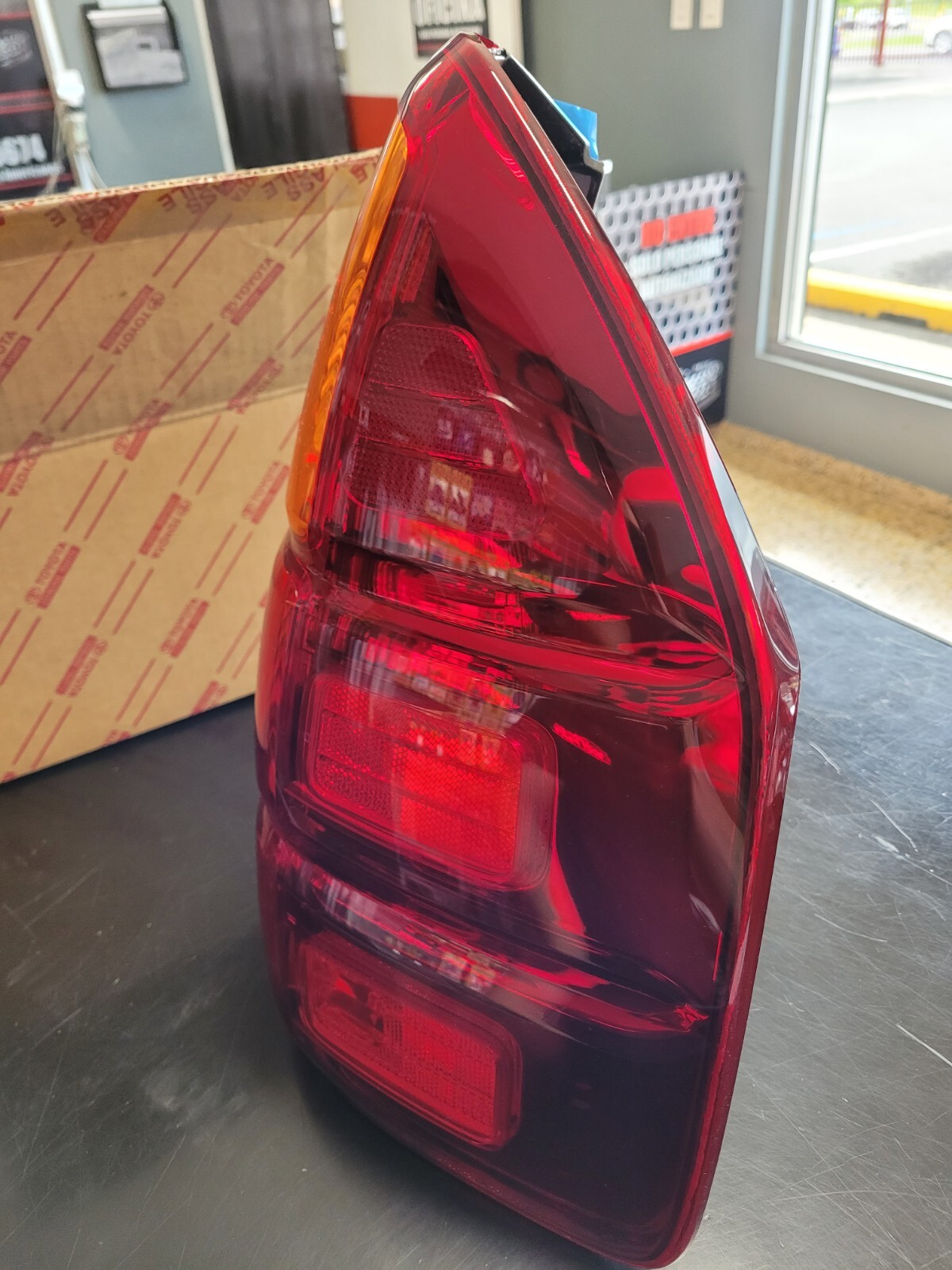 Lexus Gx470 2004 Rear RH Passenger Tail Light Lamp OEM 03-07 for sale ...