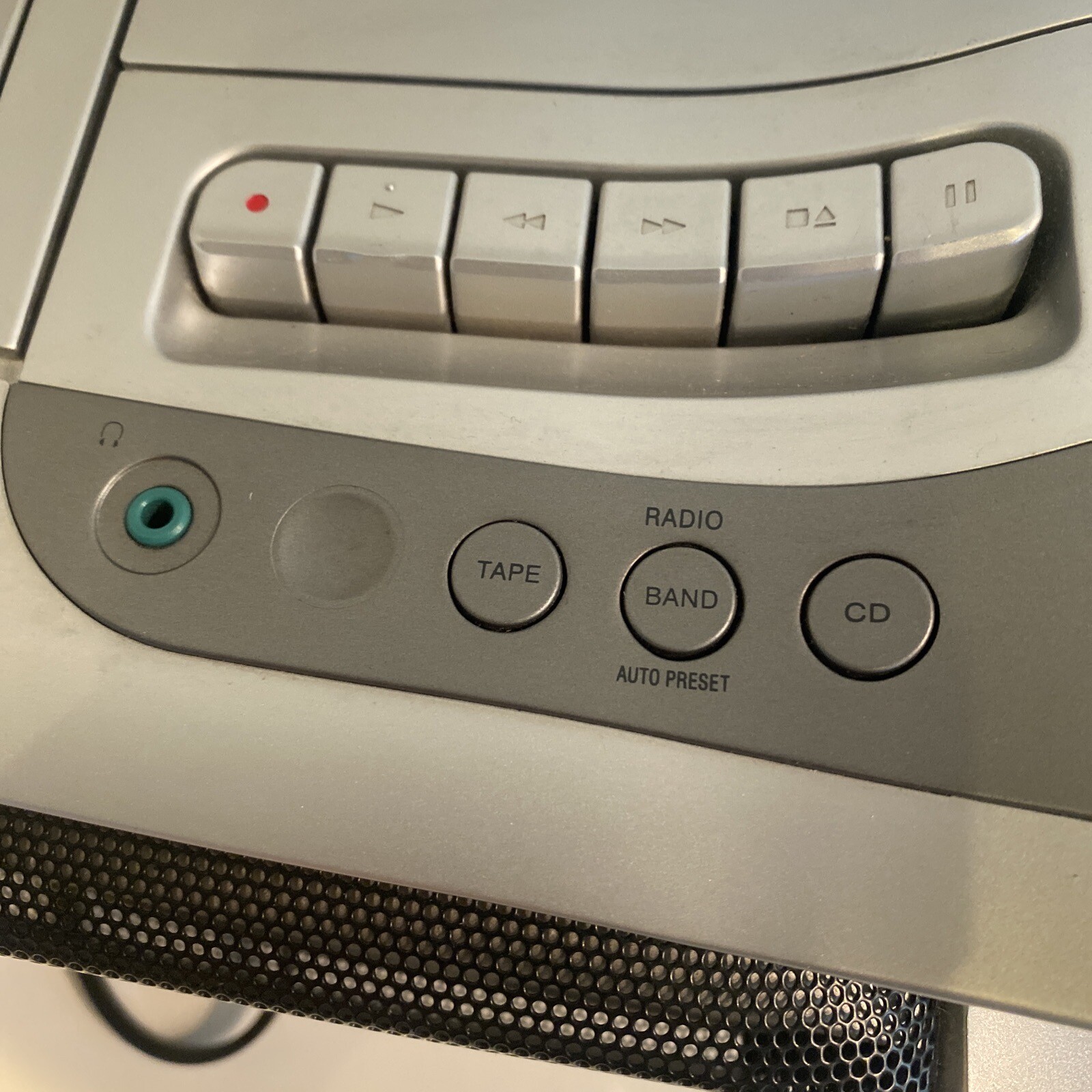 Sony CFD-F10 CD/Headphone Jack/CD-R Playback/Radio/CD-RW Playback ...