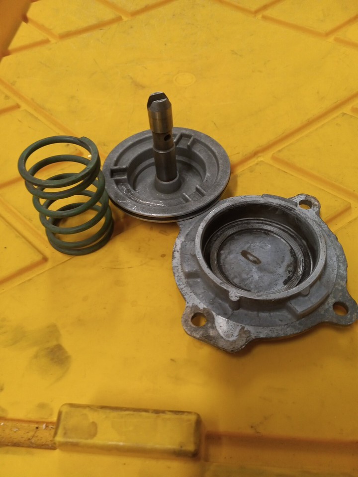 USED C-4:FRONT SERVO COVER/SPRING/SERVO B CODE | eBay