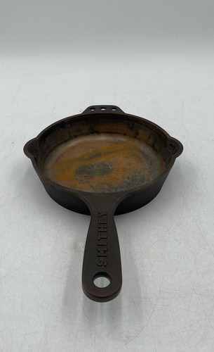 Smithey Ironware No. 6 Embossed Handle Pre-Seasoned Cast Iron Skillet ...
