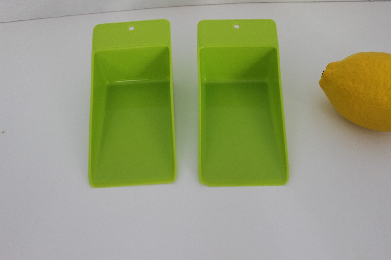 NEW Tupperware 2 Bright GREEN Flat SCOOPS Gadgets ~Canisters~Pet Food ...