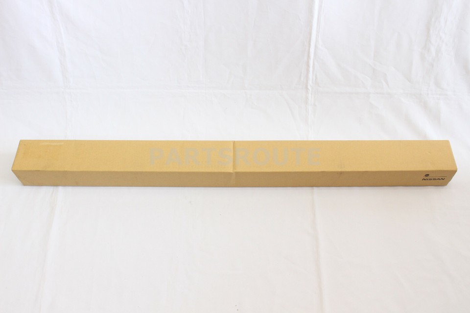 Nissan Murano 2009-2014 OEM Right Front Rocker Door Moulding Chrome ...