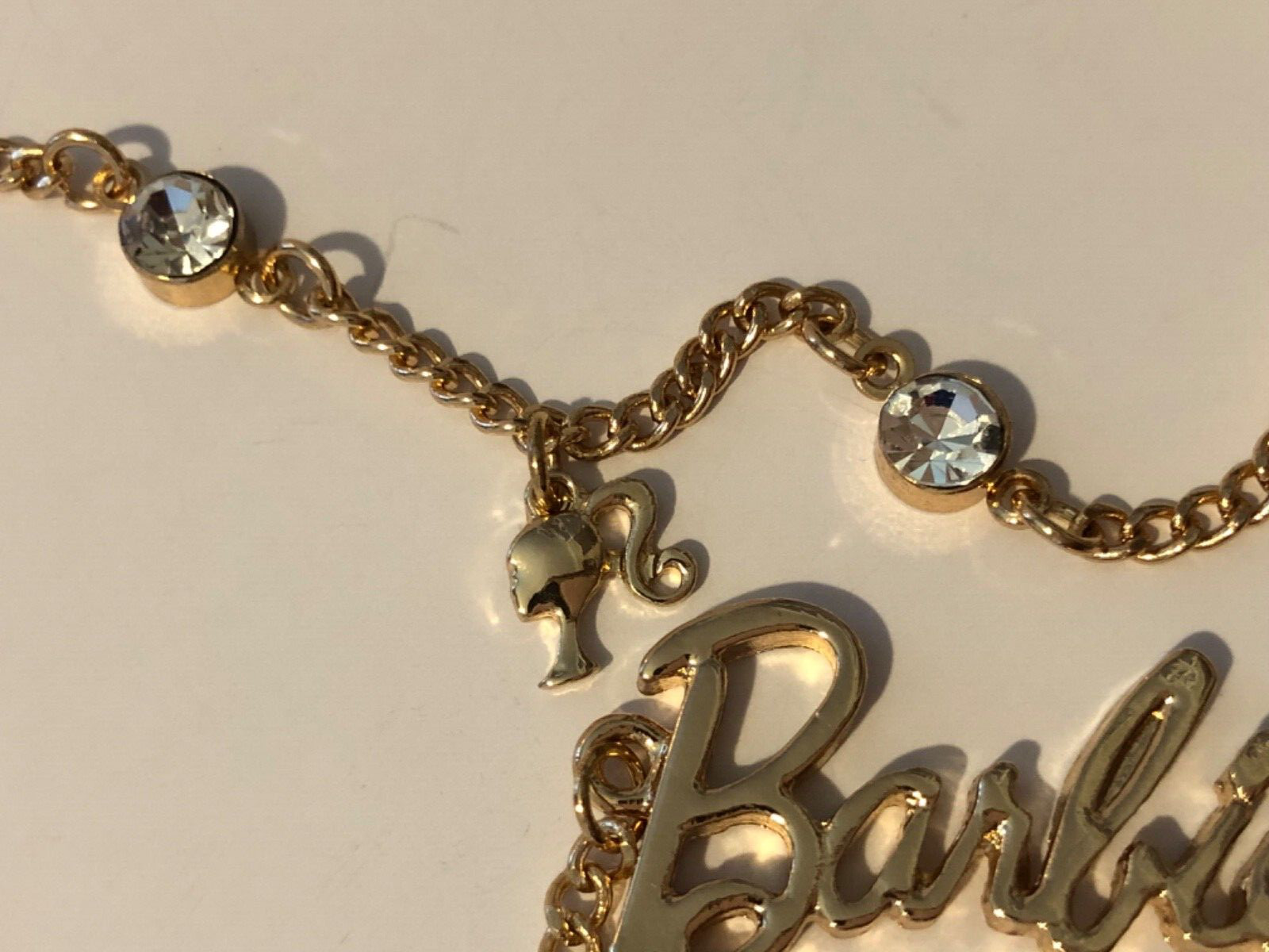 Barbie Logo necklace gold tone, Mattel 2023 - Gem