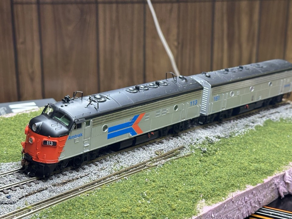 Athearn Genesis G22580 HO Amtrak EMD FP7A/F7B Diesel Loco DC #113A ...