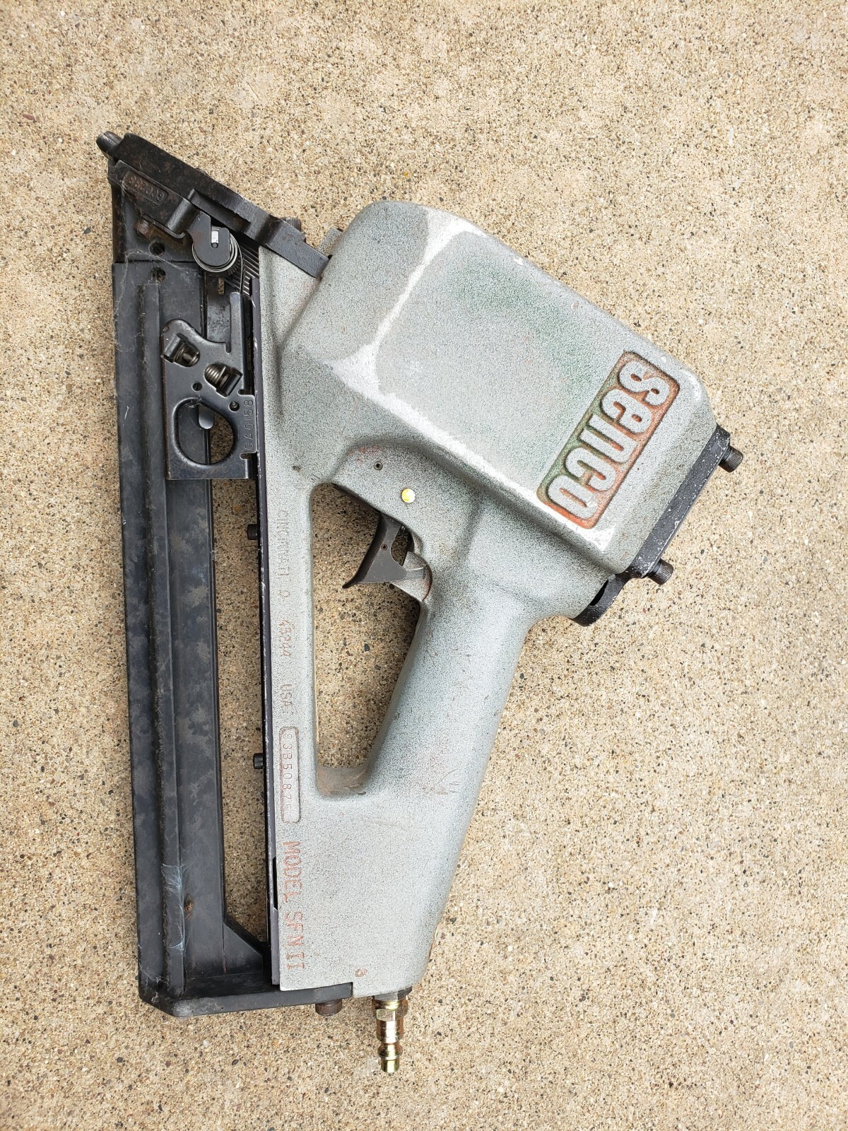 Senco SFNII Pneumatic Finish Nail Gun SFN2 1-1/2 to 2-1/2" 26 deg 15g ...