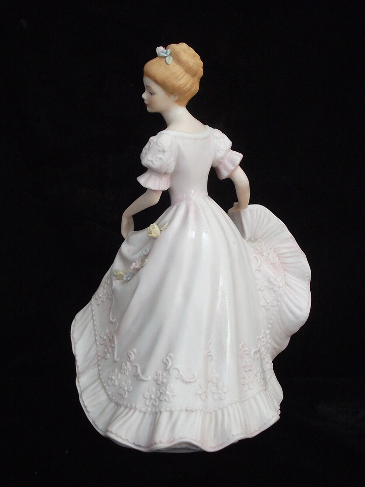 Homco Masterpiece 'Lady Caroline' Figurine | eBay