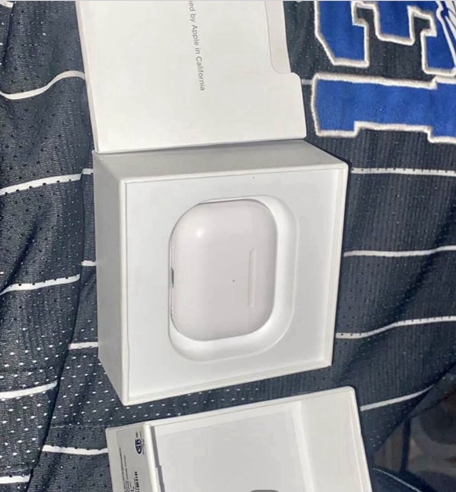 Apple AirPod Pros 2nd Generation Active Noise Cancelling In-Ear ...