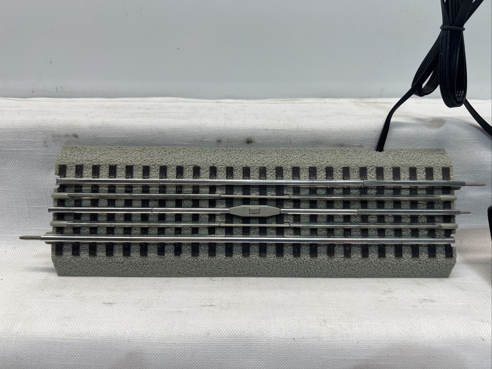 New Lionel 10" Straight Operating Uncoupling O Gauge Model Train ...