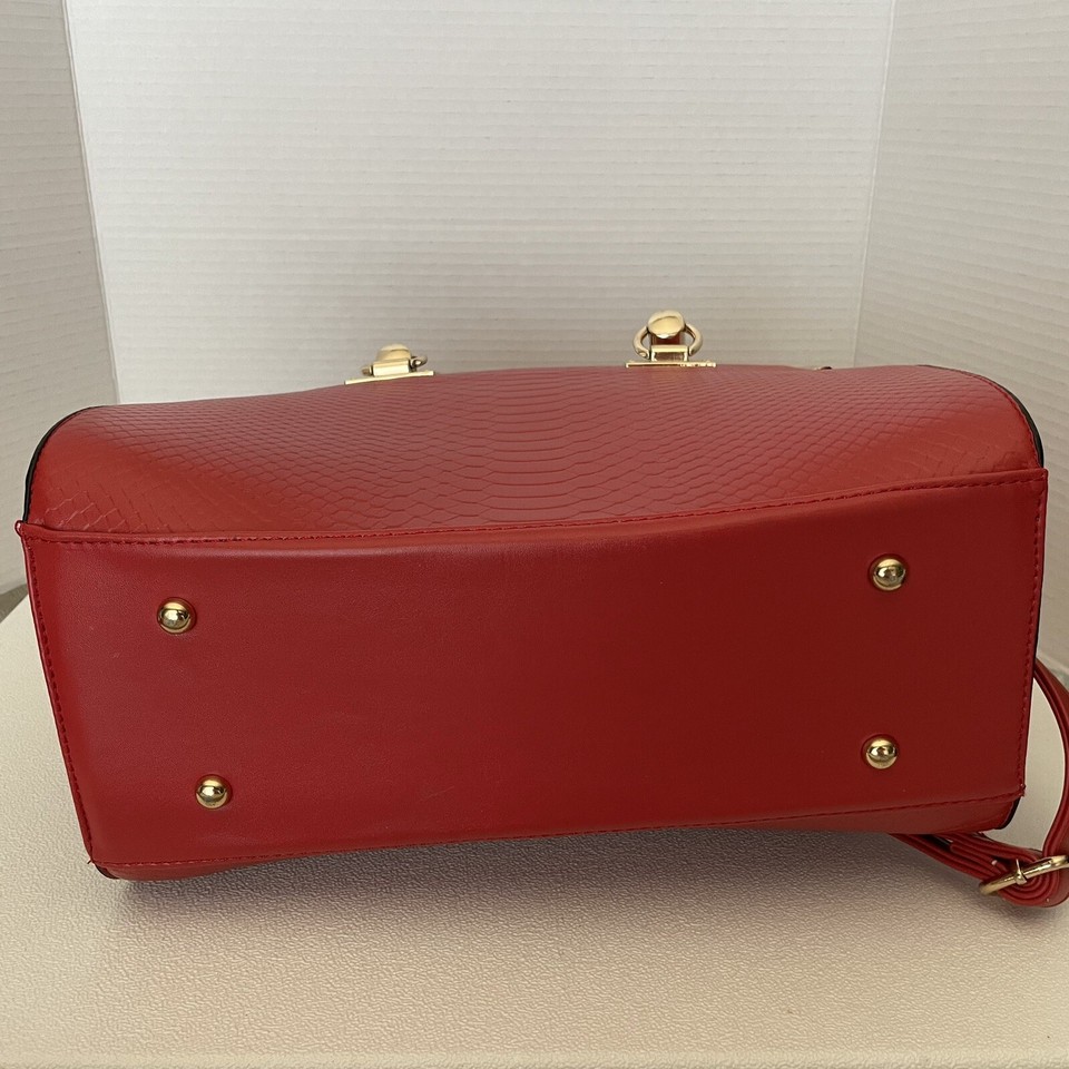 Red Purse Square Style Wristlet Extended Strap Zipper Pockets Inside ...