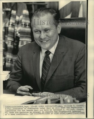 1969 Press Photo Rep. William C. Cramer with newsmen at Washington ...